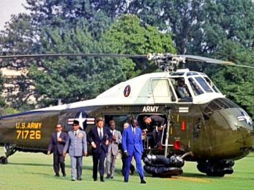 John F Kennedy, Soekarno dan Kehangatan Perang Dingin - Mabur.co
